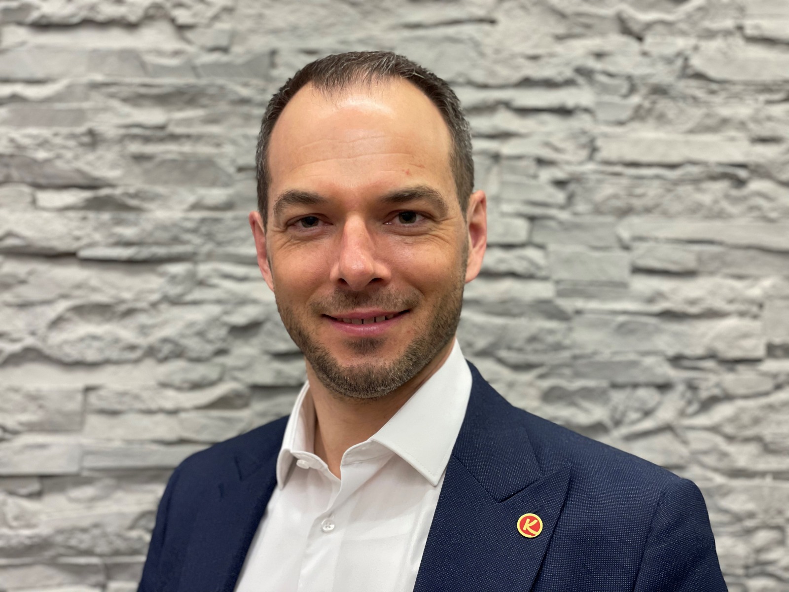 KNEUSS Güggeli, helvetisch gut KNEUSS Güggeli – Vereinte Güggeli-Power!