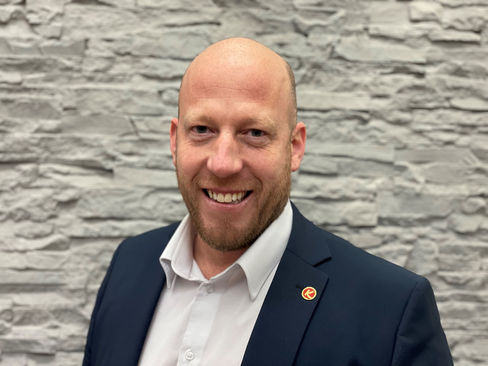 KNEUSS Güggeli, helvetisch gut KNEUSS Güggeli – Vereinte Güggeli-Power!